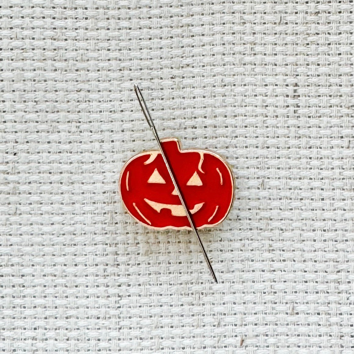 Jack o' Lantern Enamel Needle Minder – StewArt Stitches